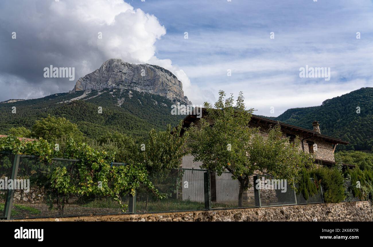 magnificent view of Spanish Pyrenees mountains with vertical limestone ...