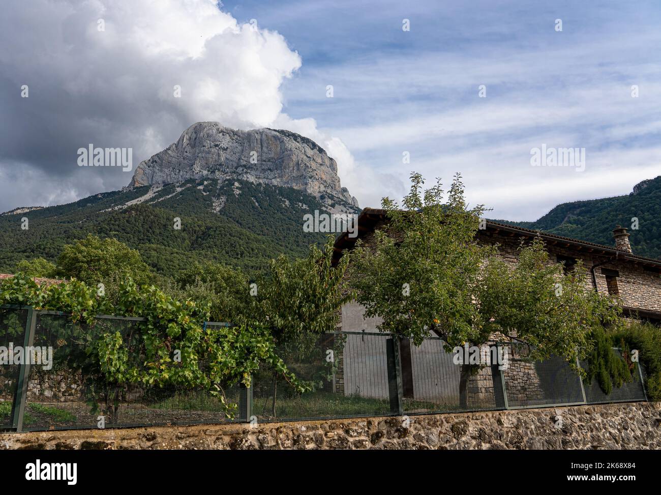 magnificent view of Spanish Pyrenees mountains with vertical limestone ...