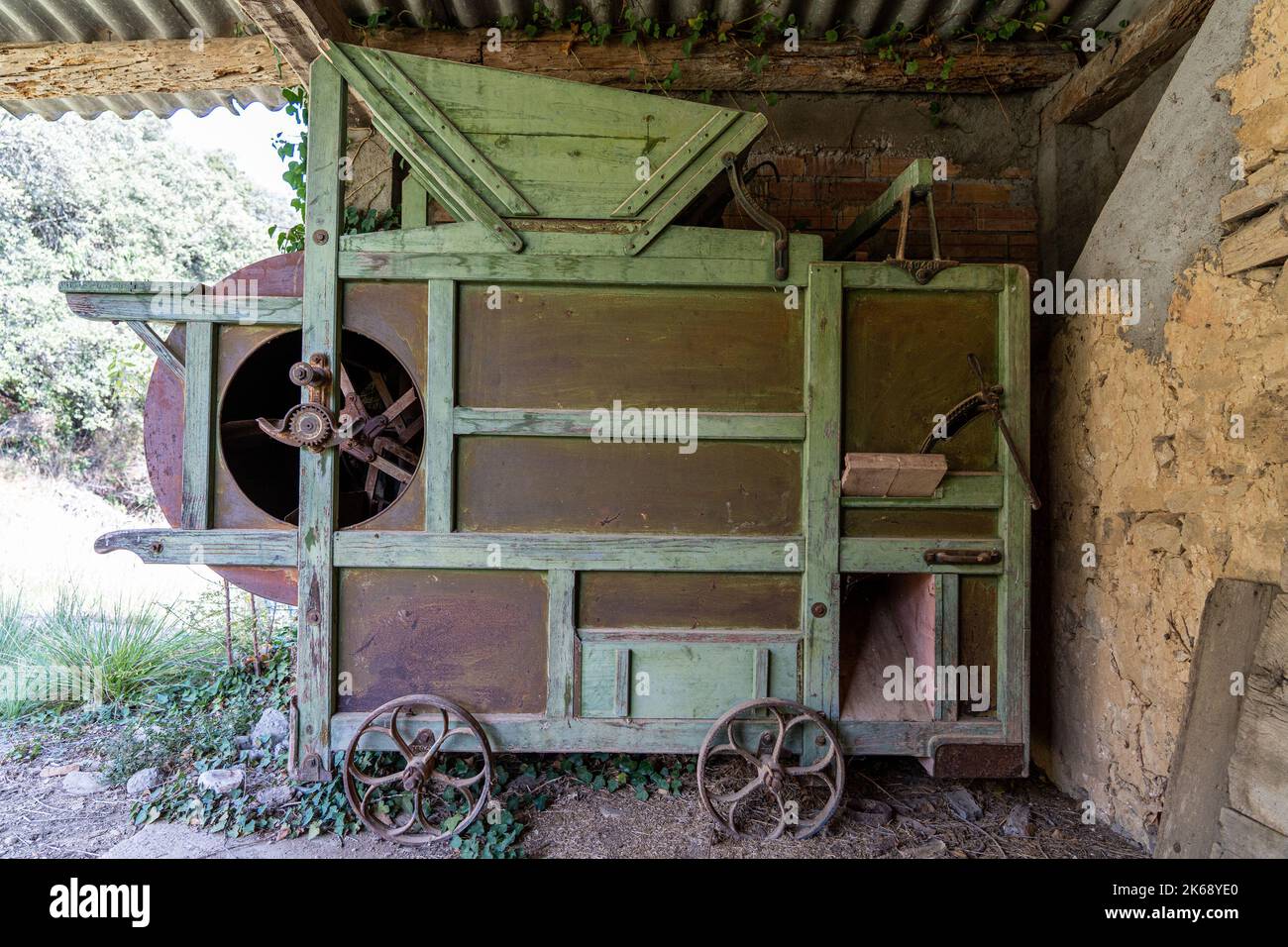 Winnowing machine hi-res stock photography and images - Alamy