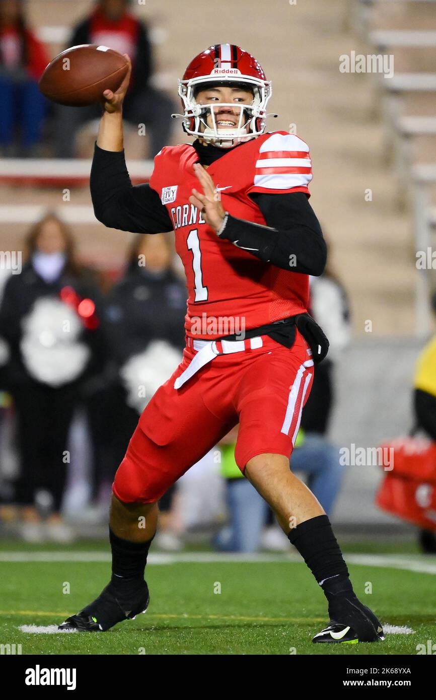 Harvard quarterback hi-res stock photography and images - Alamy