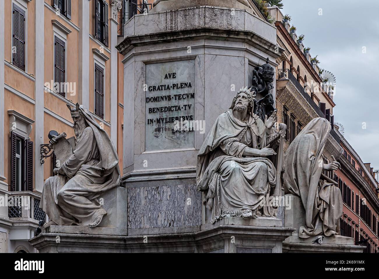 Spanish renaissance sculpture hi-res stock photography and images - Alamy