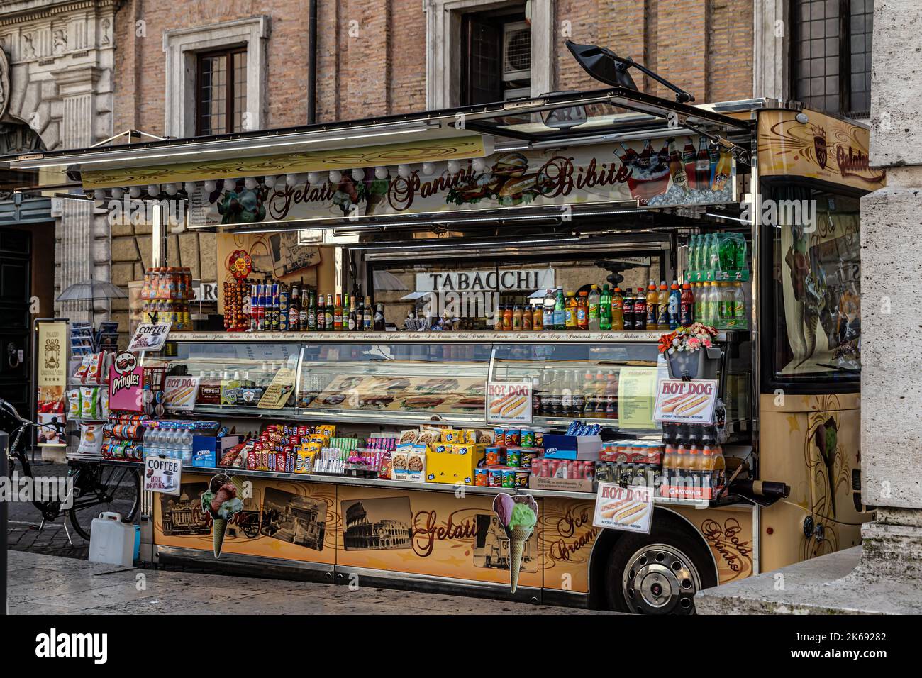 Fast food caravan hi-res stock photography and images - Alamy