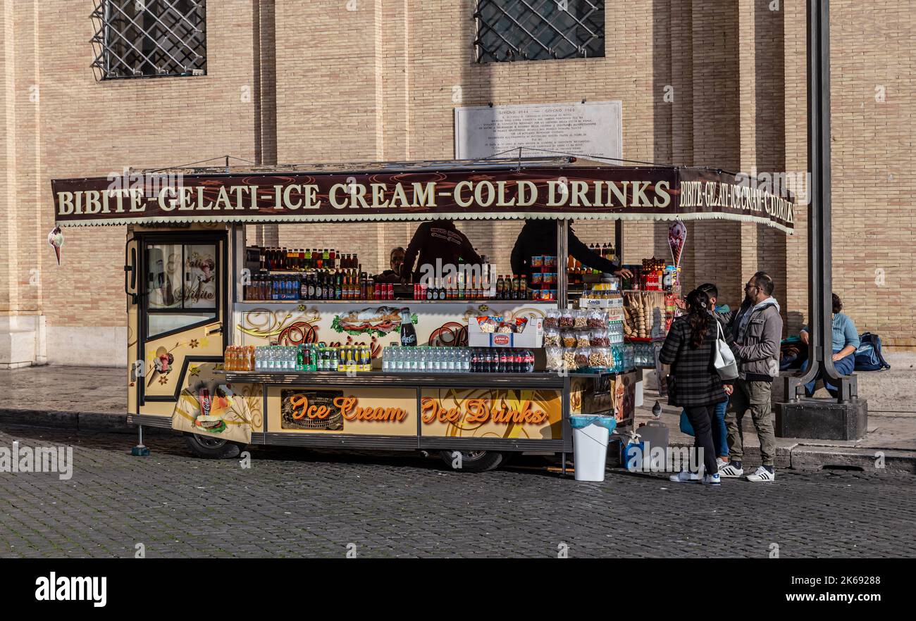 Fast food caravan hi-res stock photography and images - Alamy