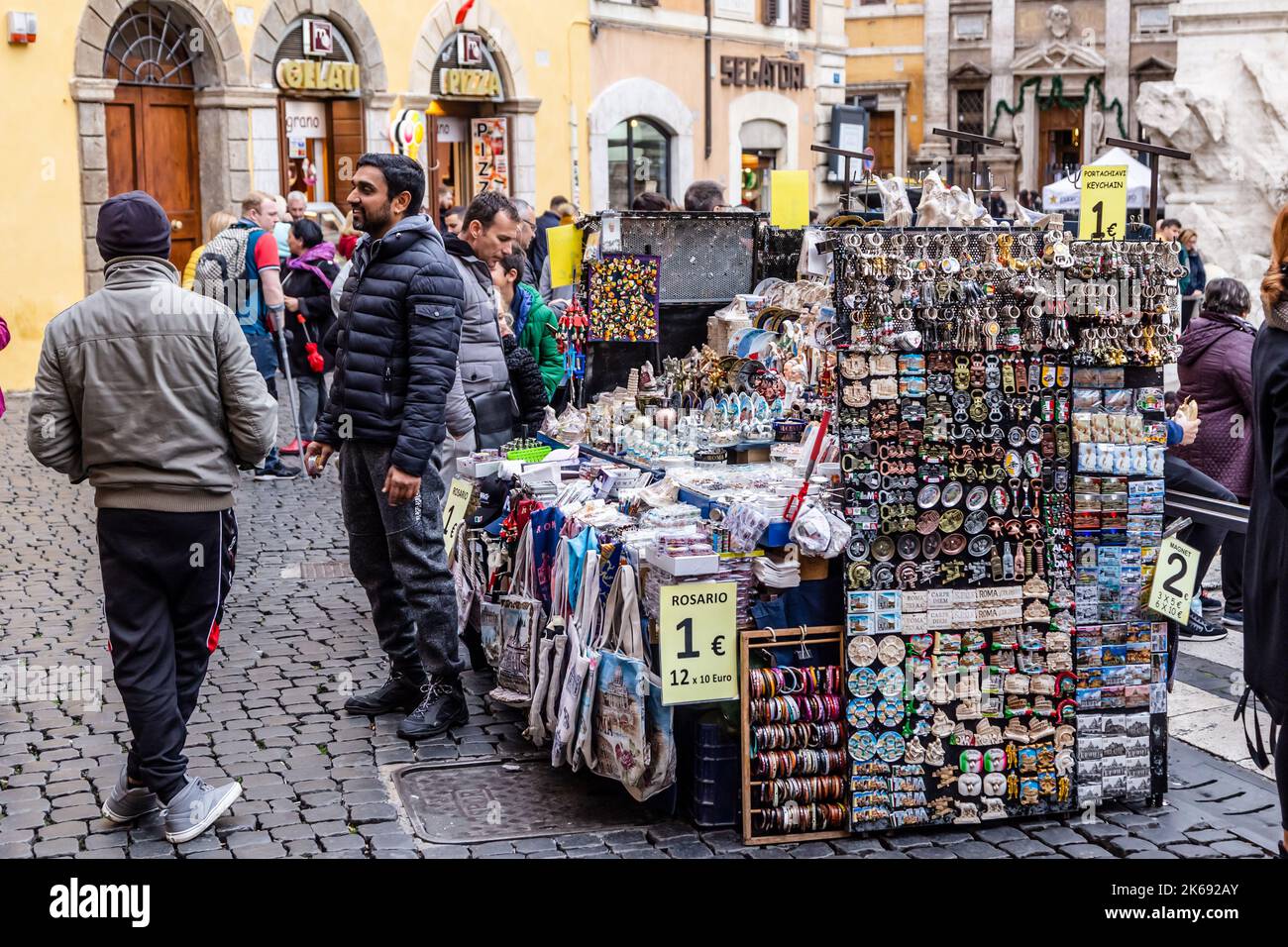 Souvenir stall rome hi-res stock photography and images - Alamy