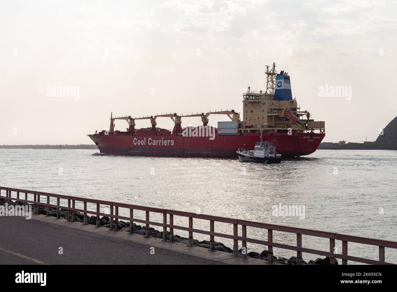 A reefer ship departing Durban on a spring morning Stock Photo - Alamy