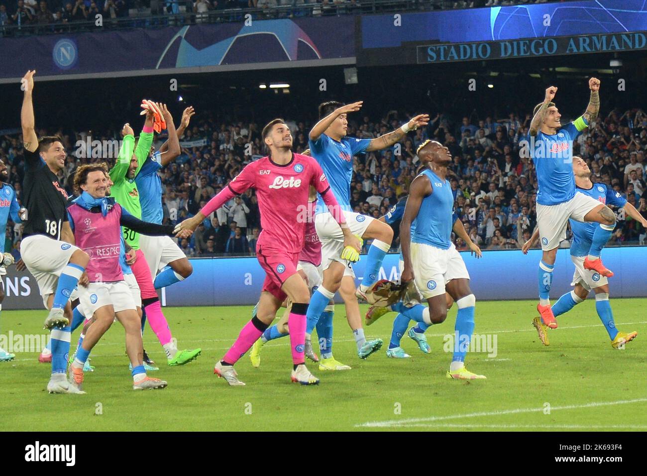 Naples, Italy. 12th Oct, 2022. Napoli players thank their fans during ...