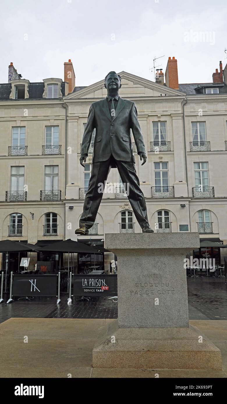 Statue eloge du pas du côte hi-res stock photography and images - Alamy