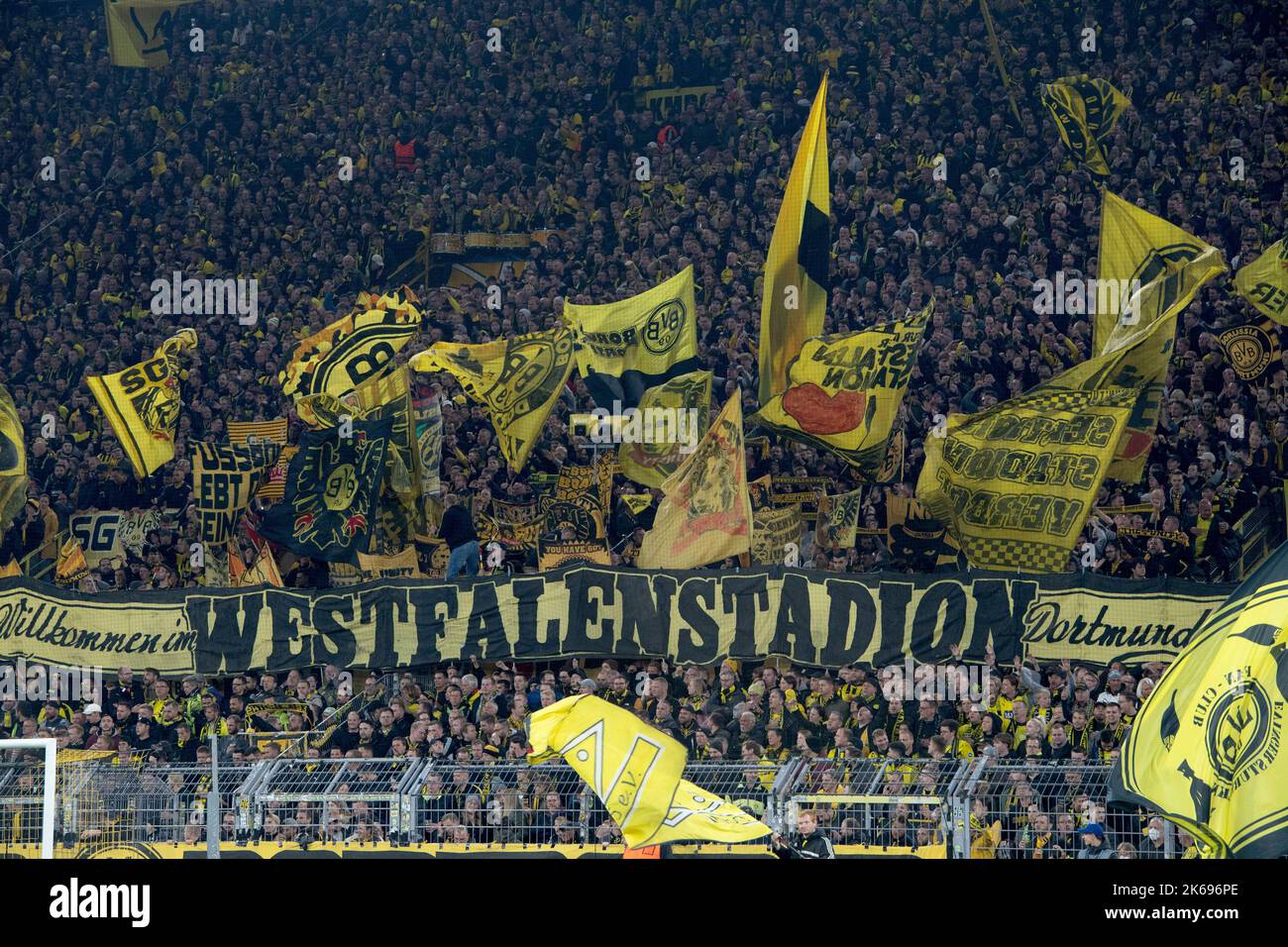 Dortmund fans, yellow wall, Westfalenstadion, soccer Champions League ...