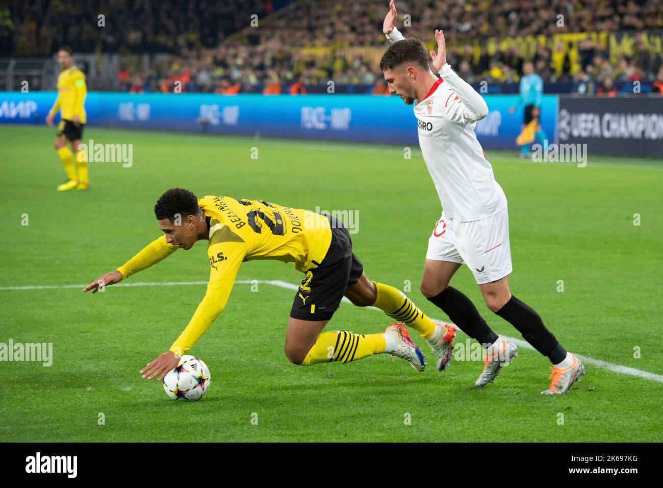 Jude BELLINGHAM (DO) versus Jose Angel CARMONA (SEV), action, duels ...