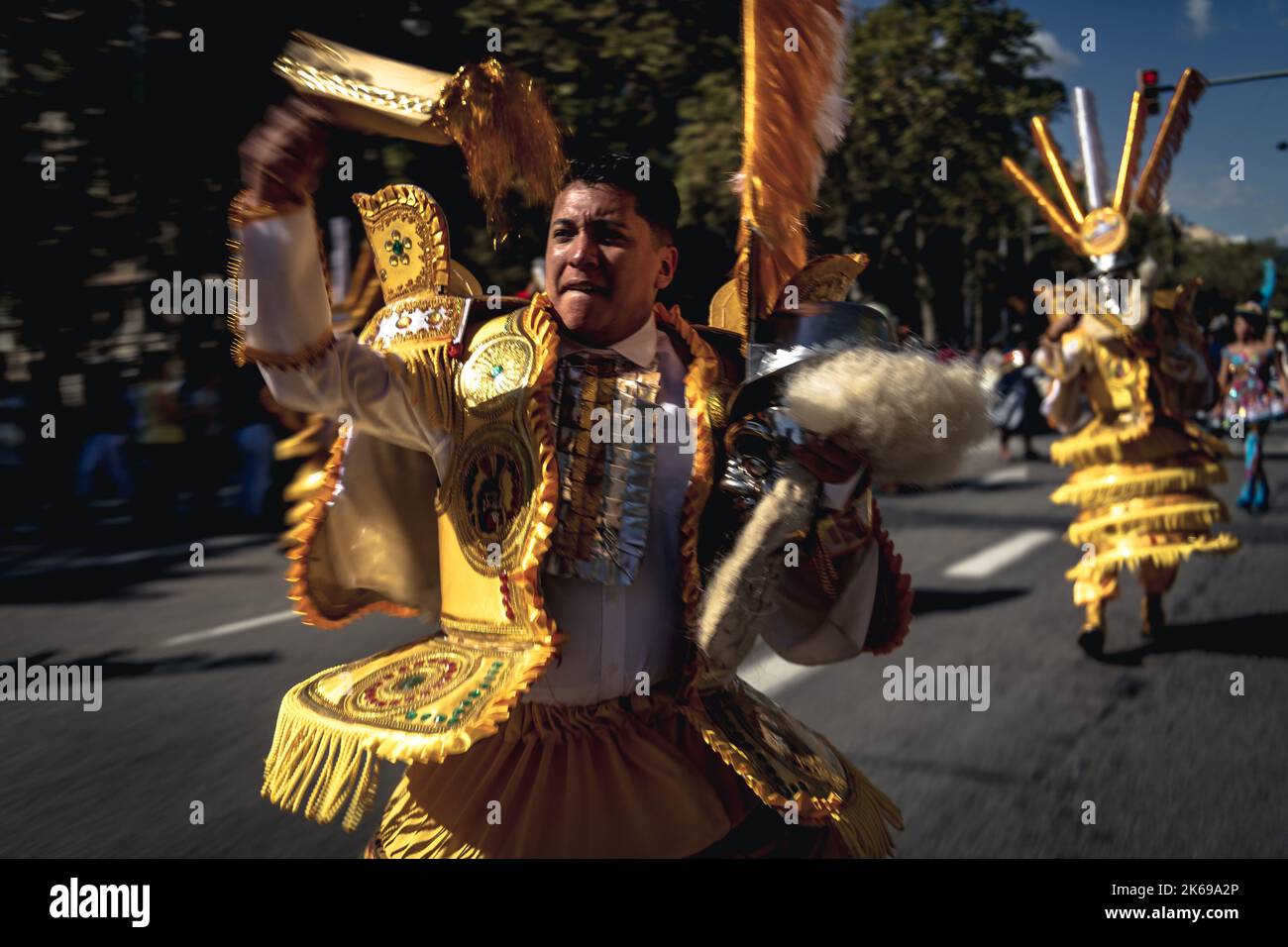 Columbus day parade latin america hi-res stock photography and images ...