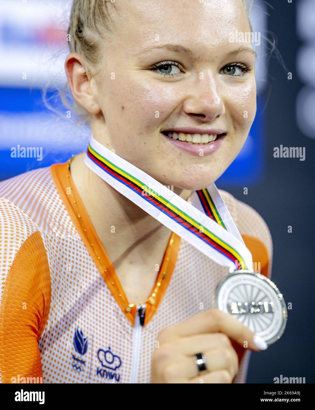 2022-10-12 21:27:15 SAINT-QUENTIN-EN-YVELINES - Maike van der Duin with ...