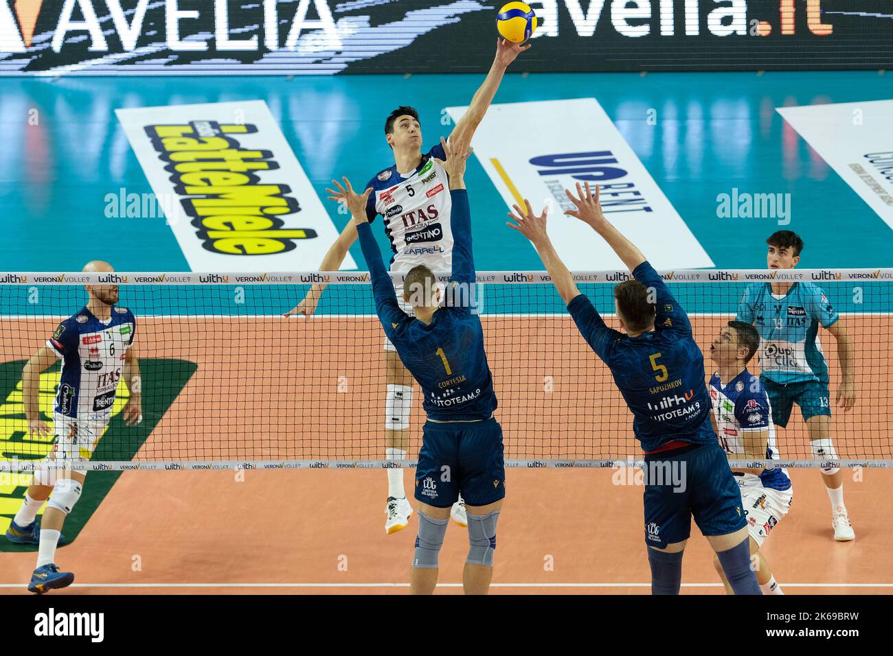 Verona, Italy. 8th October 2022. Italian Superlega Volleyball Championship match between WithU ...