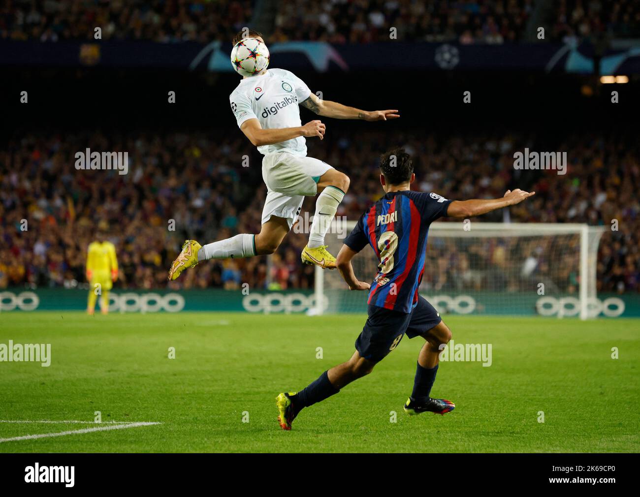 Inter pedri hi-res stock photography and images - Alamy