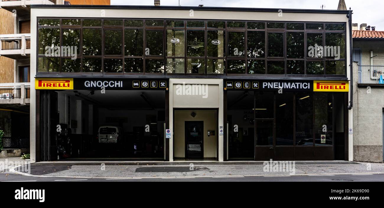 Automobile repair shop hi-res stock photography and images - Alamy