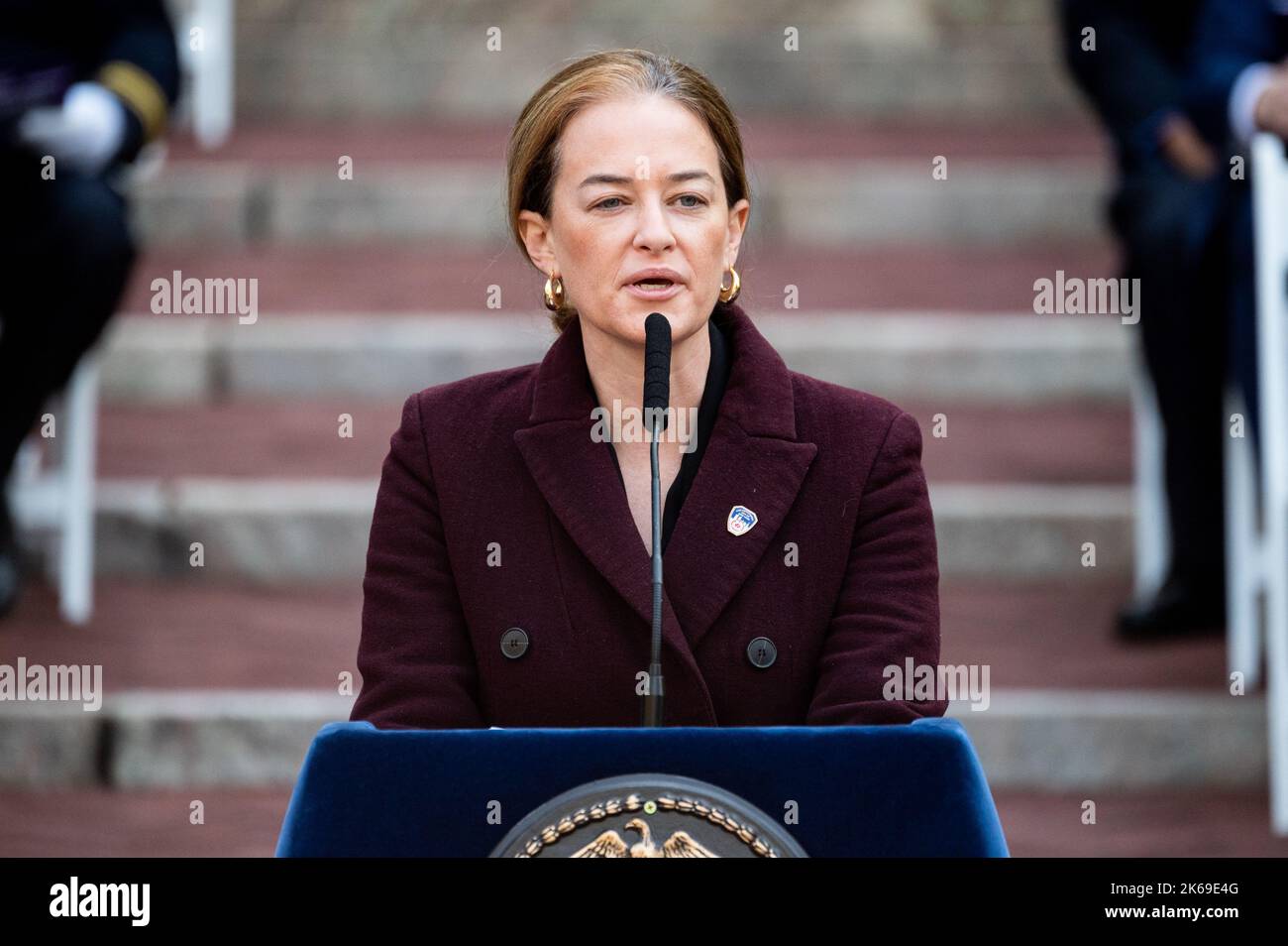 Laura kavanagh fdny hi-res stock photography and images - Alamy