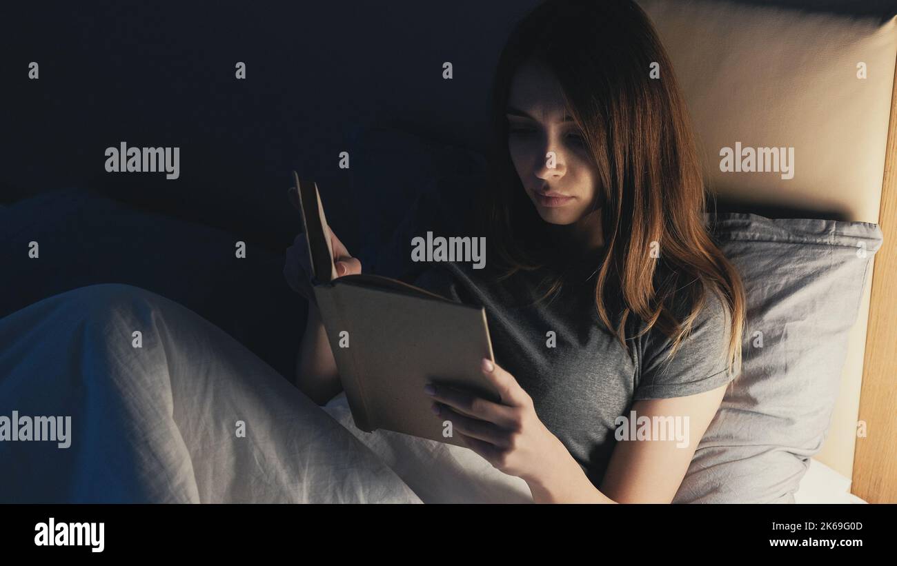 reading woman home leisure rest time Stock Photo - Alamy