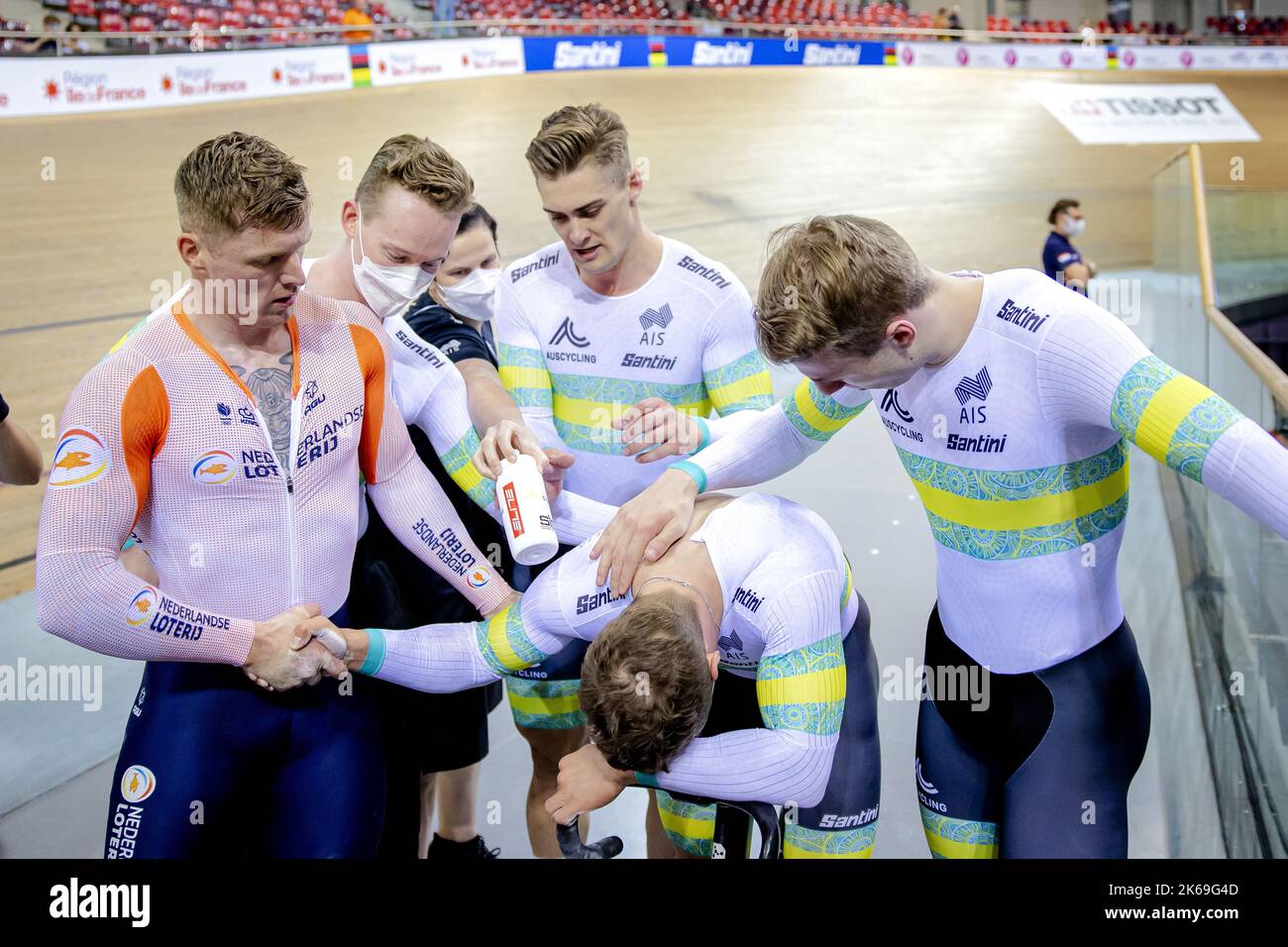 2022-10-12 22:16:04 SAINT-QUENTIN-EN-YVELINES - Roy van den Berg ...