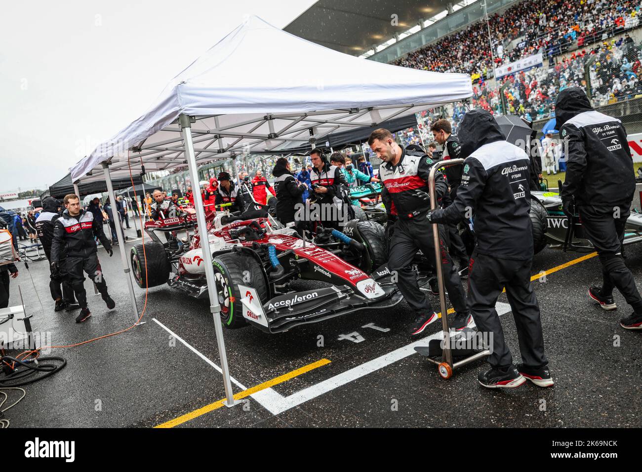 Suzuka, Japan. 9th Oct, 2022. #24 Guanyu Zhou (CHN, Alfa Romeo F1 Team ORLEN), F1 Grand Prix of ...