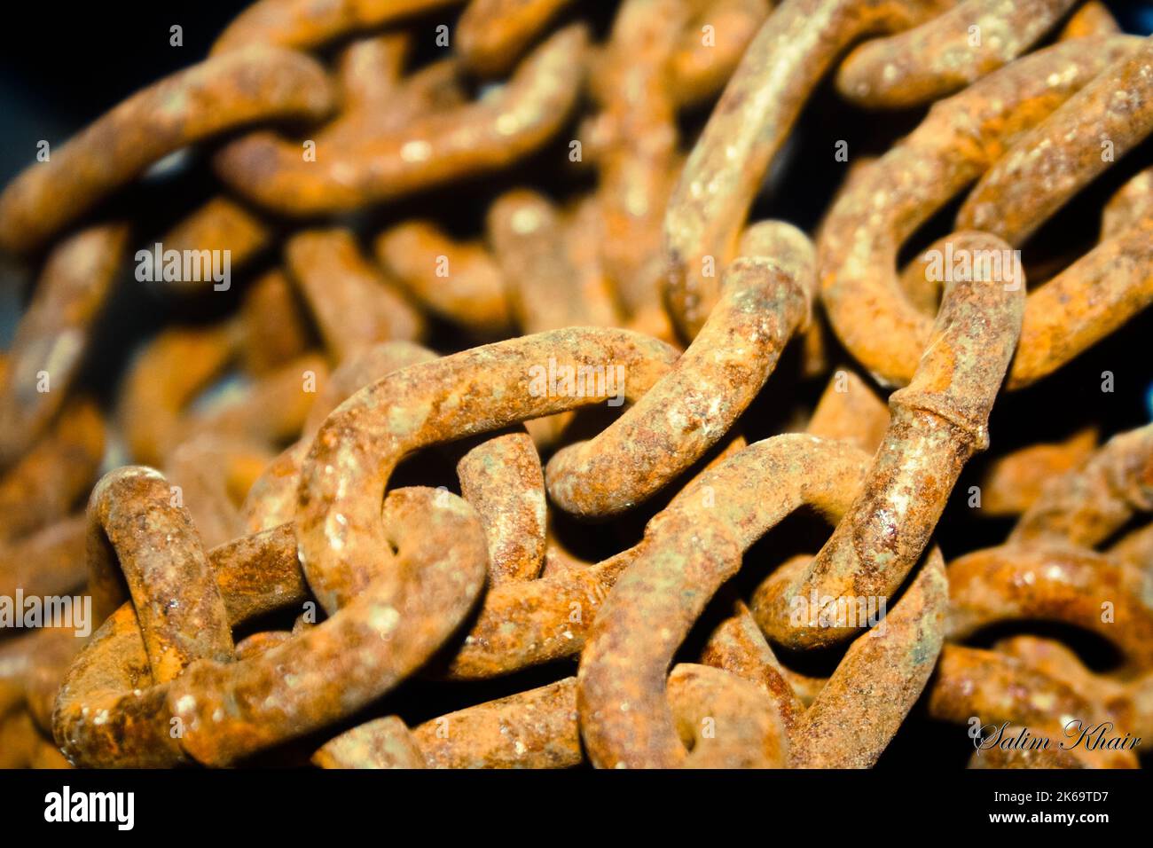 Iron chains hi-res stock photography and images - Alamy