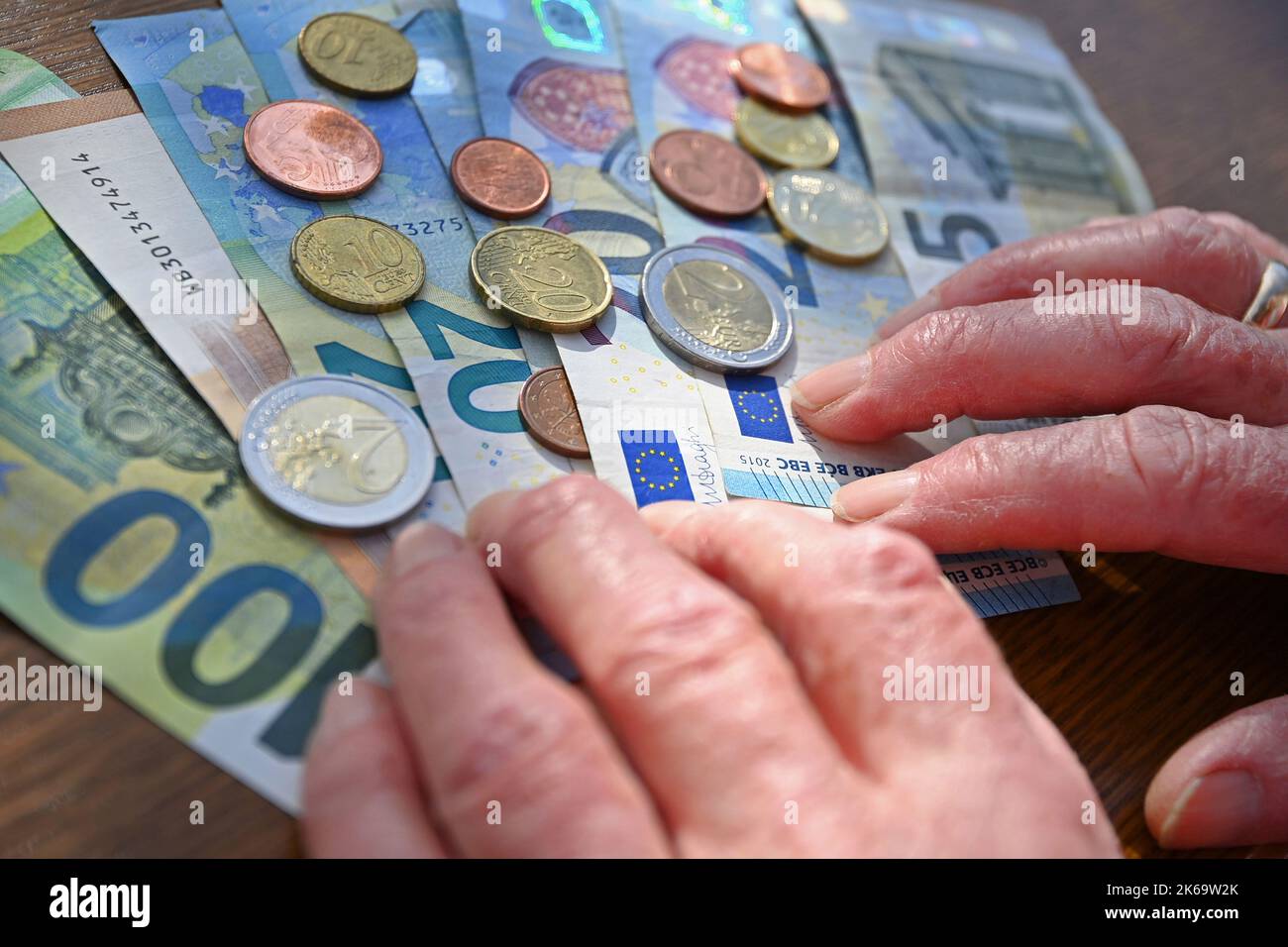Old person energy bills hi-res stock photography and images - Alamy