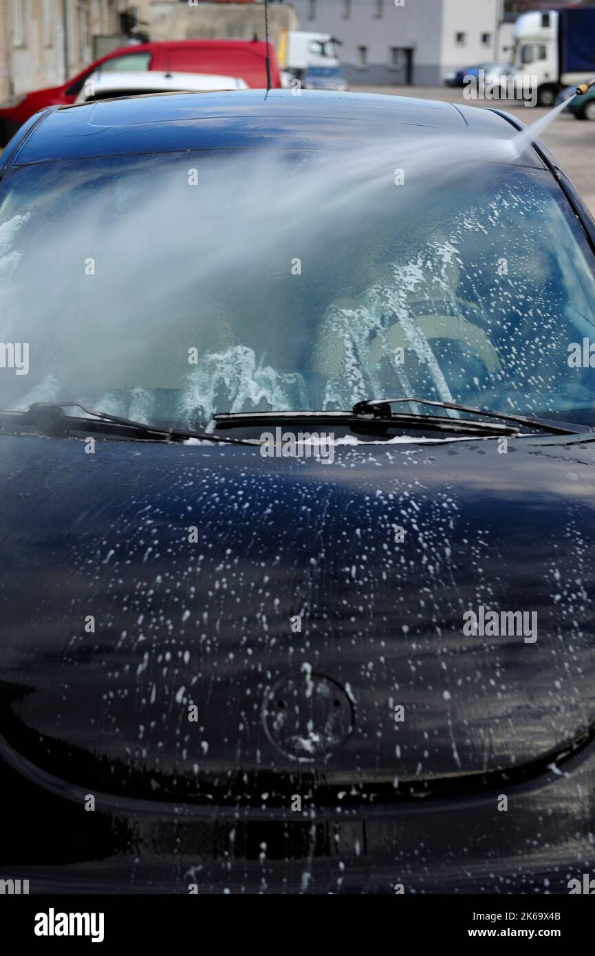 Auto wax hi-res stock photography and images - Alamy