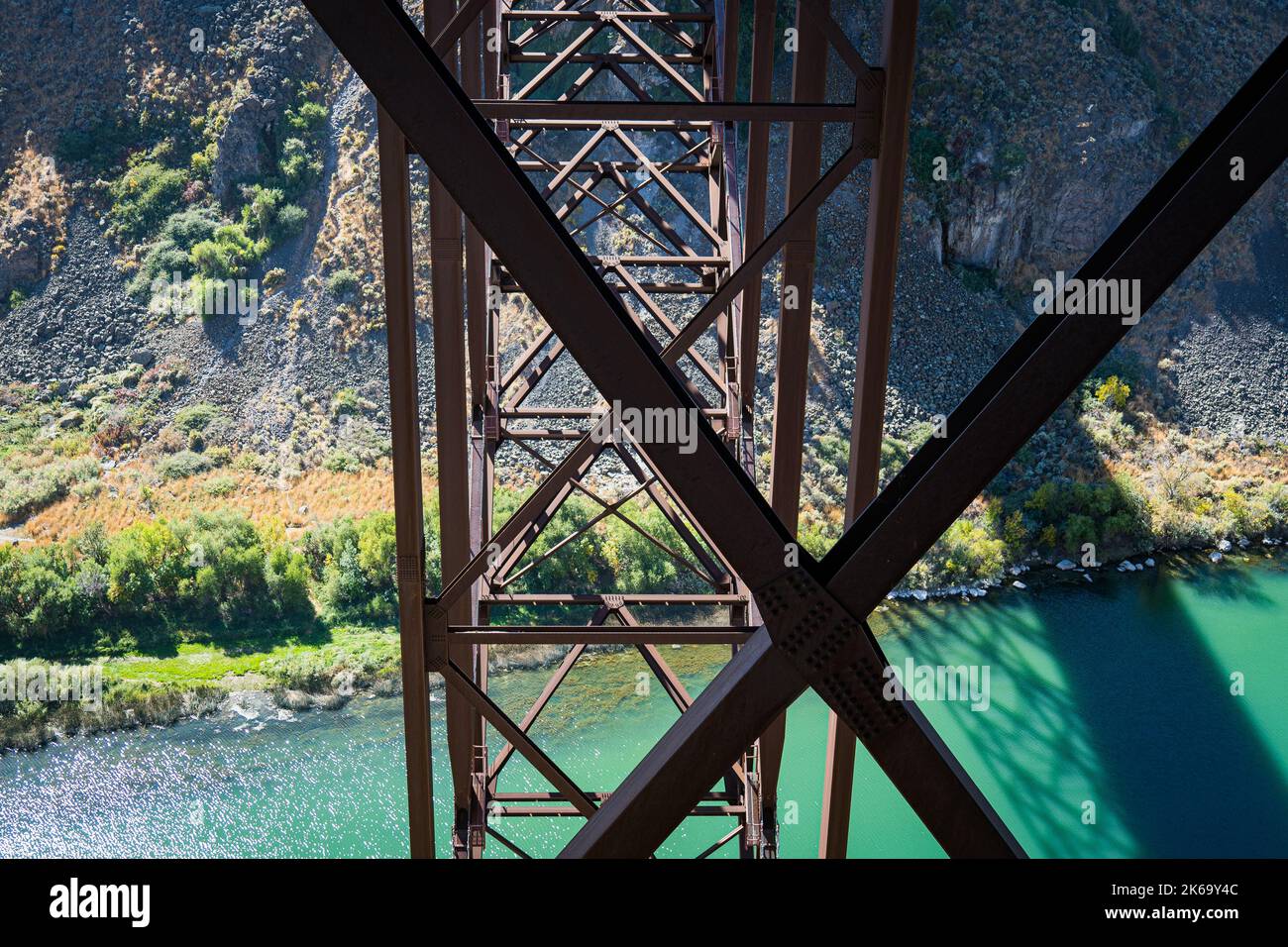 Perrine Bridge spans the Snake River in Twin Falls, Idaho Stock Photo ...