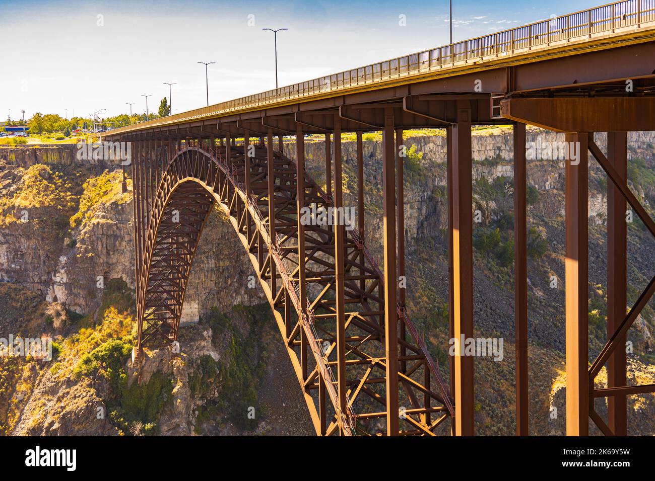 Perrine Bridge spans the Snake River in Twin Falls, Idaho Stock Photo ...