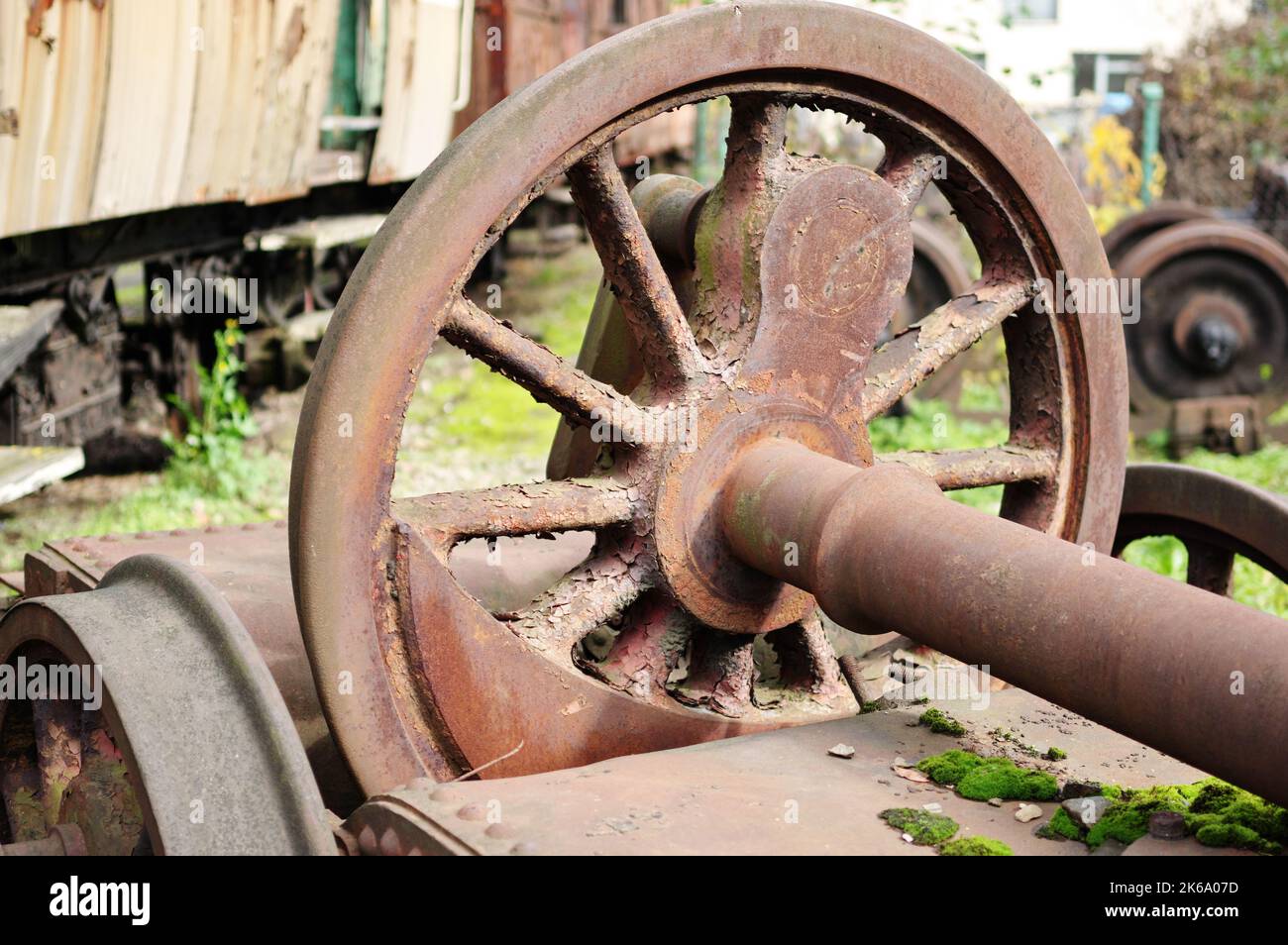 Rusty wheels hi-res stock photography and images - Alamy