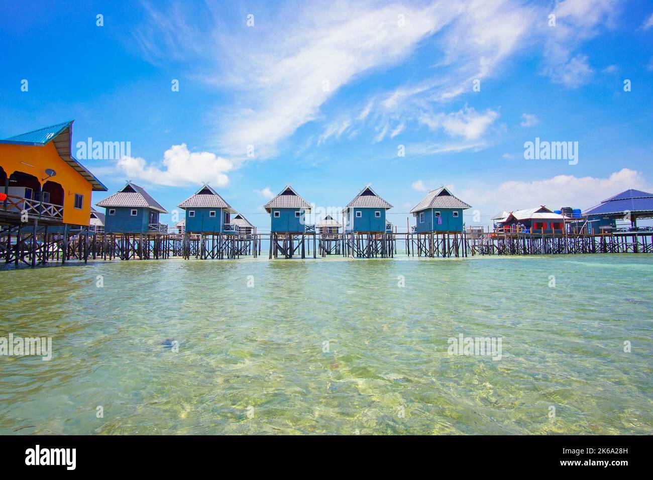 Beautiful Floating Budget Resort at Mabul Island Stock Photo - Alamy