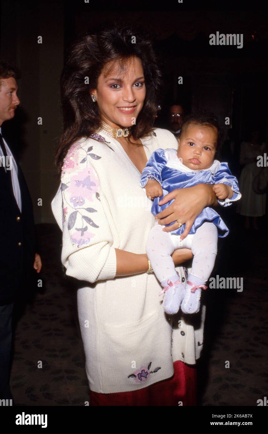 Jayne Kennedy and daughter Savannah at the United Negro College Fund ...