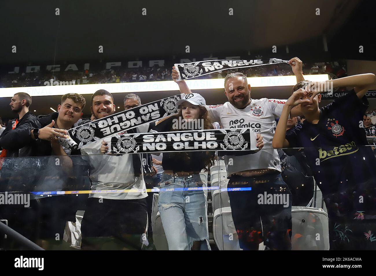 Sao Paulo, Brazil. 13th Oct, 2022. Corinthians fans, moments before the ...