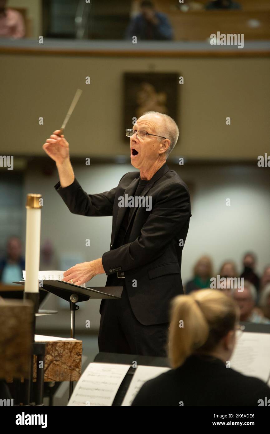 Choir conductor hi-res stock photography and images - Alamy