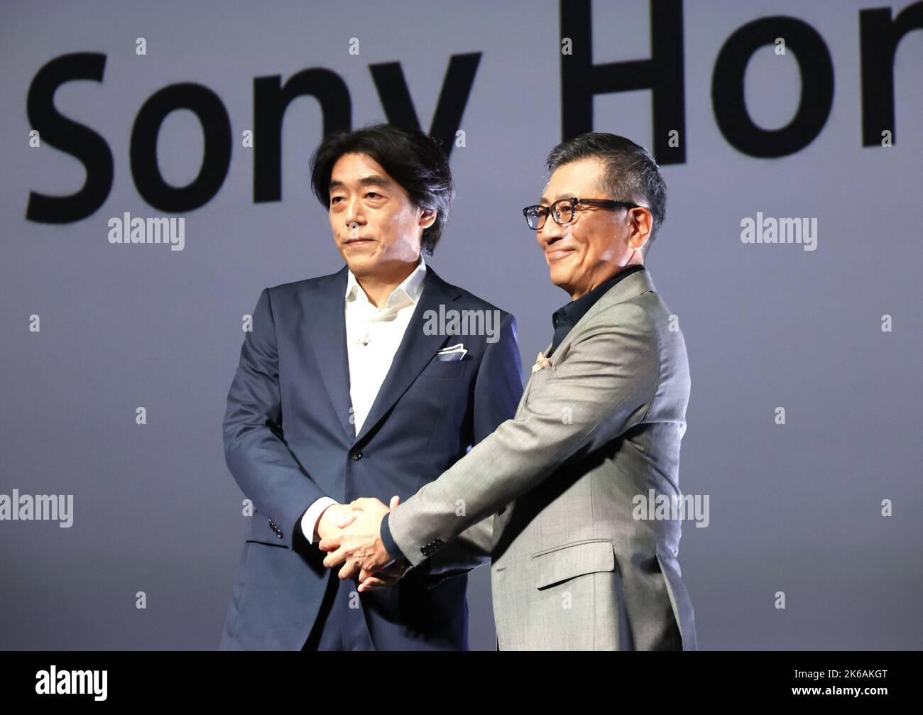 Smh products hi-res stock photography and images - Alamy