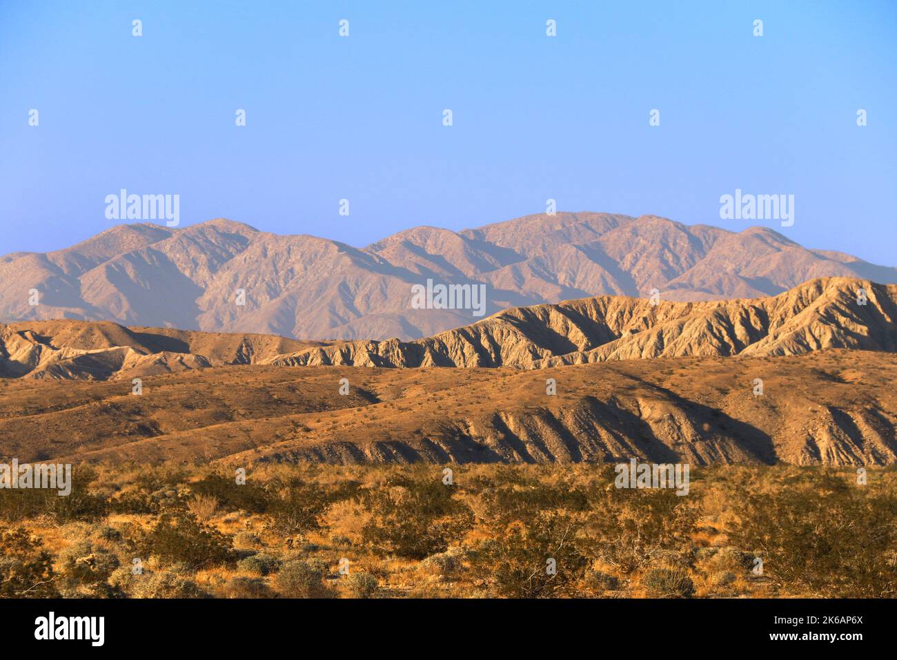 Desert hills and mountains hi-res stock photography and images - Alamy
