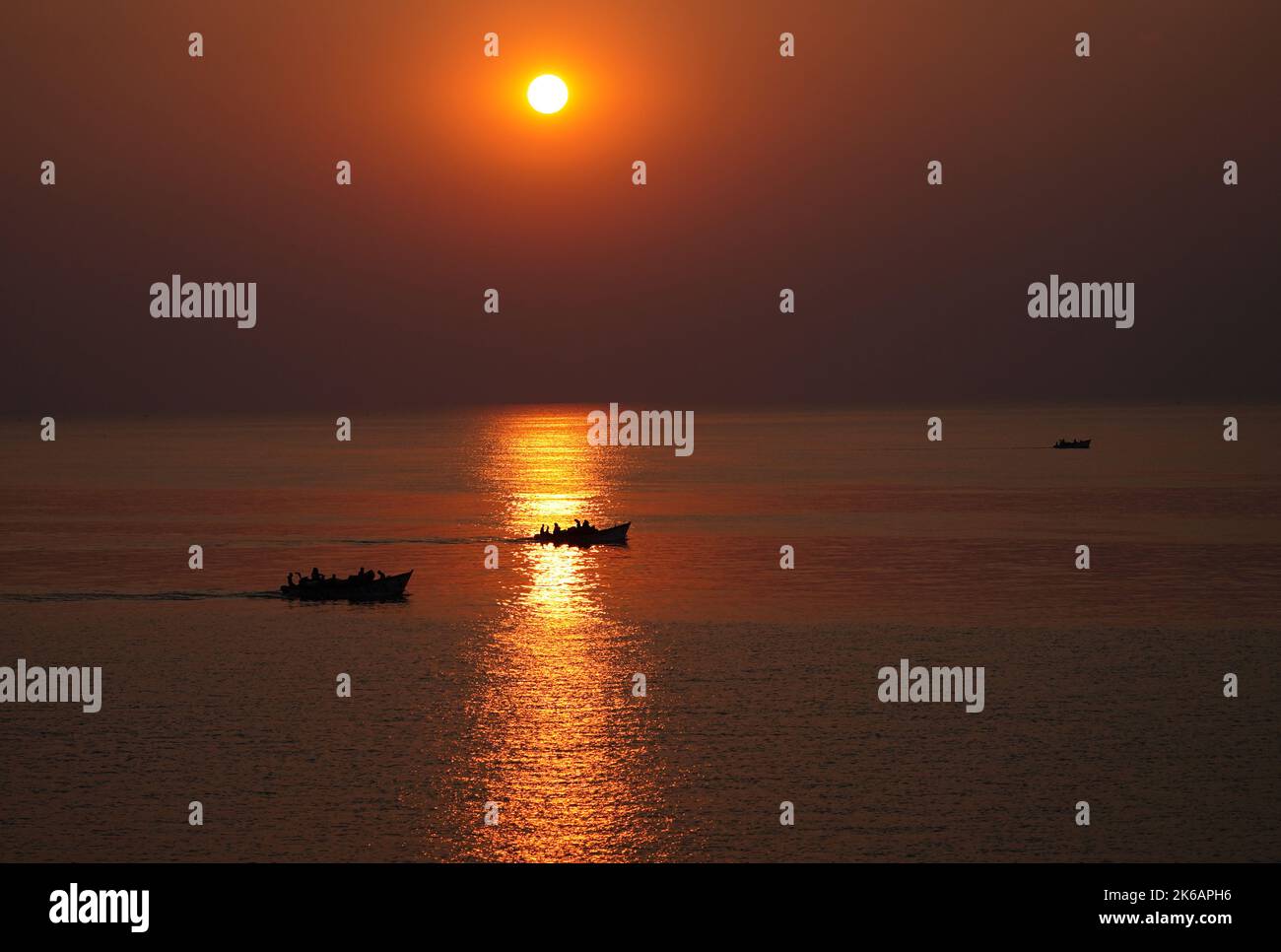 Sunrise on Lake Malawi, Salima, Malawi. Picture date: Thursday October ...