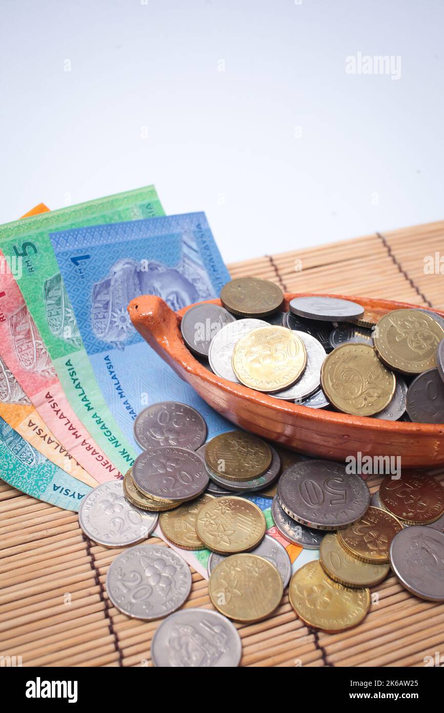 Malaysia 100 ringgit note hi-res stock photography and images - Alamy
