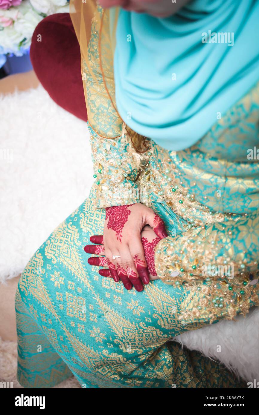 Malay Bridal henna hand carved beautiful and unique Stock Photo - Alamy