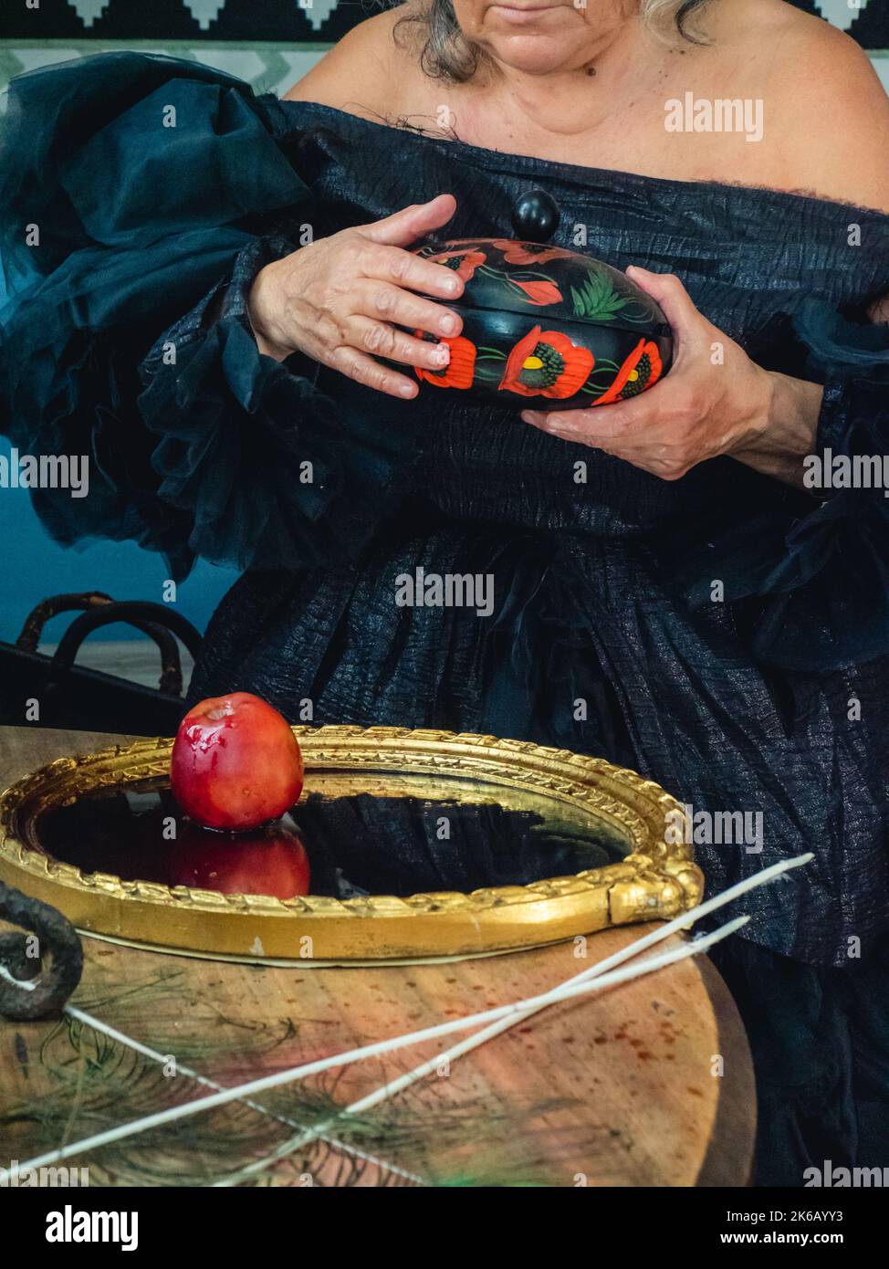 Halloween vintage actress hi-res stock photography and images - Alamy