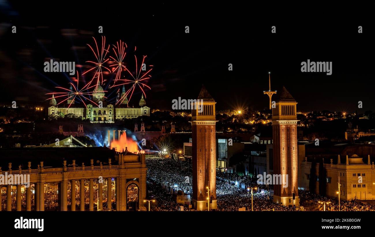 Pyromusical and fireworks of La Mercè 2022 on Maria Cristina avenue in ...