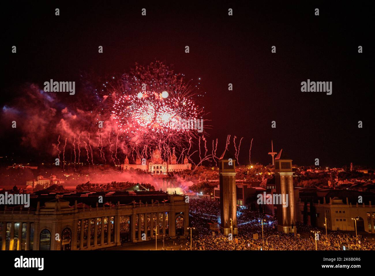 Pyromusical and fireworks of La Mercè 2022 on Maria Cristina avenue in ...