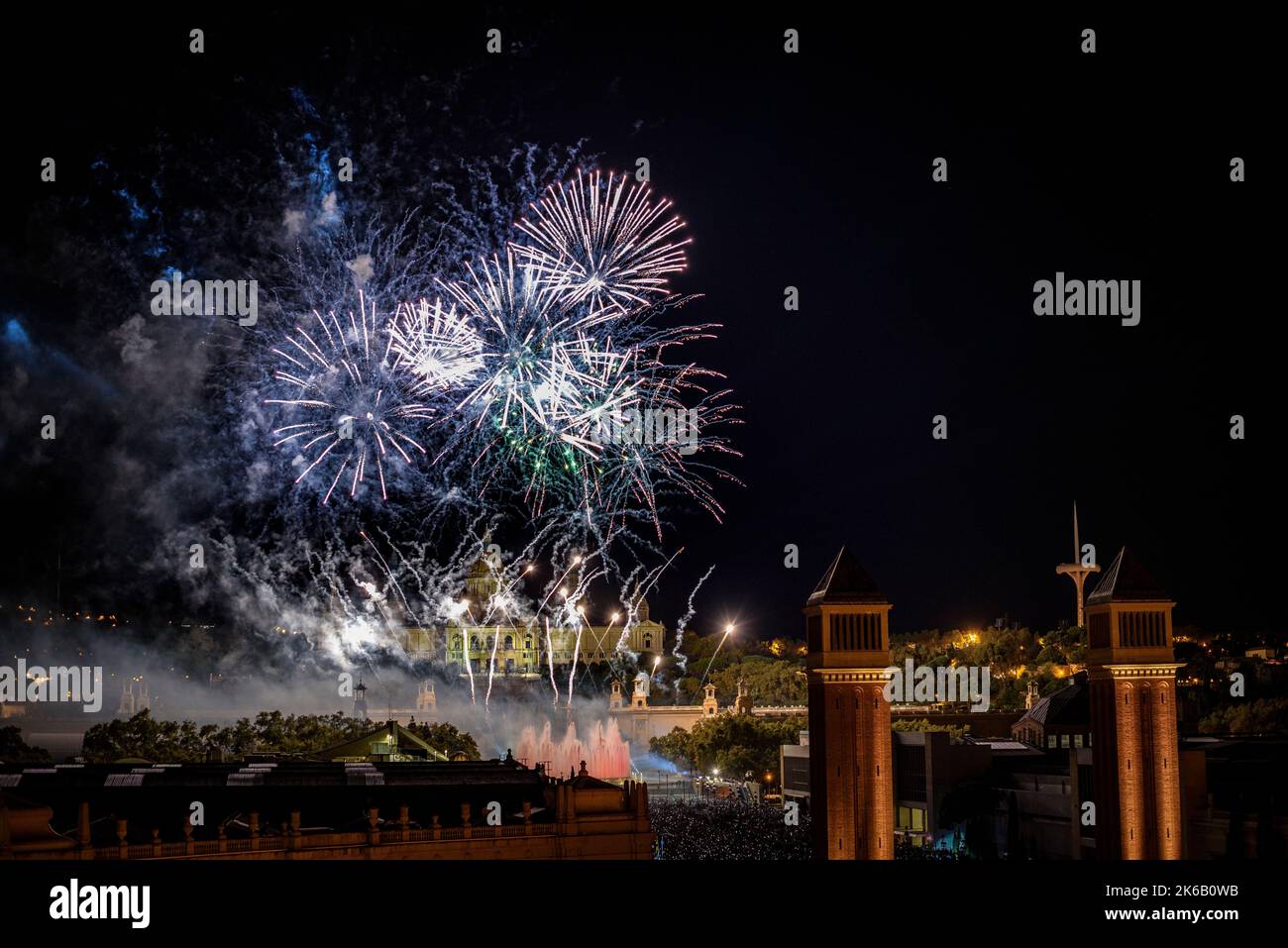 Pyromusical and fireworks of La Mercè 2022 on Maria Cristina avenue in ...