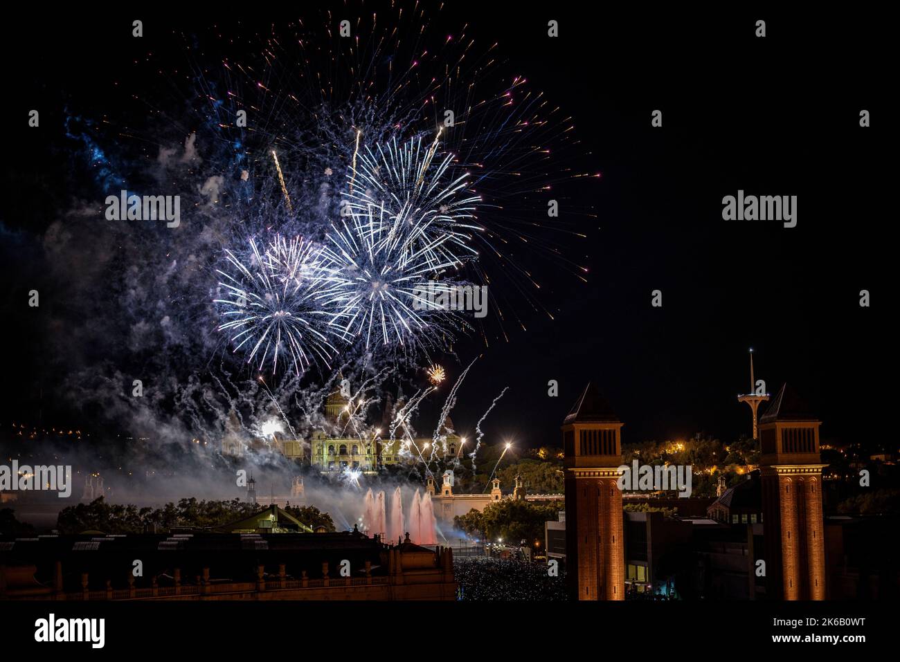 Pyromusical and fireworks of La Mercè 2022 on Maria Cristina avenue in ...