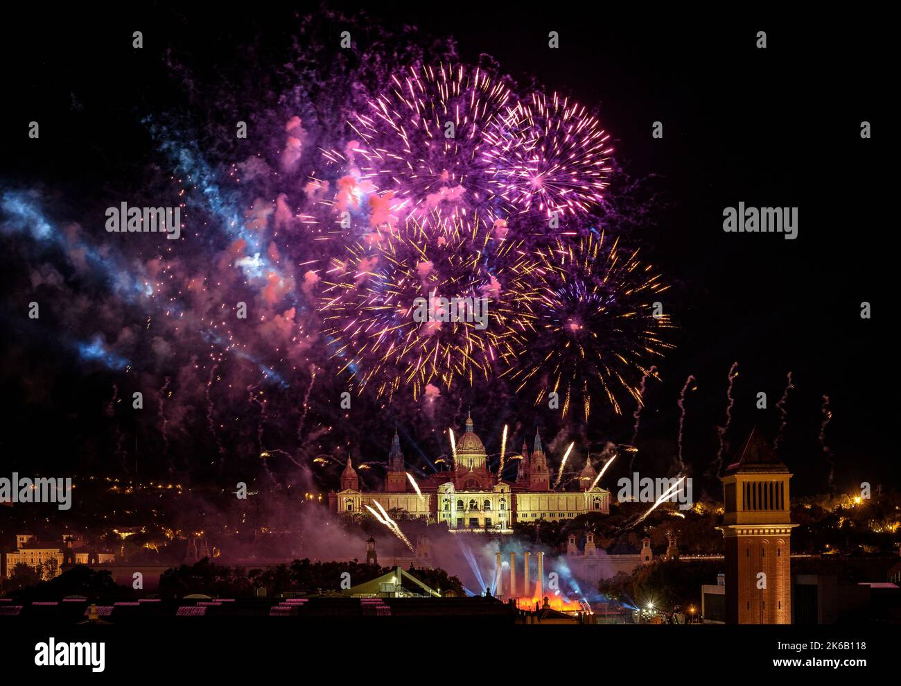 Pyromusical and fireworks of La Mercè 2022 on Maria Cristina avenue in ...