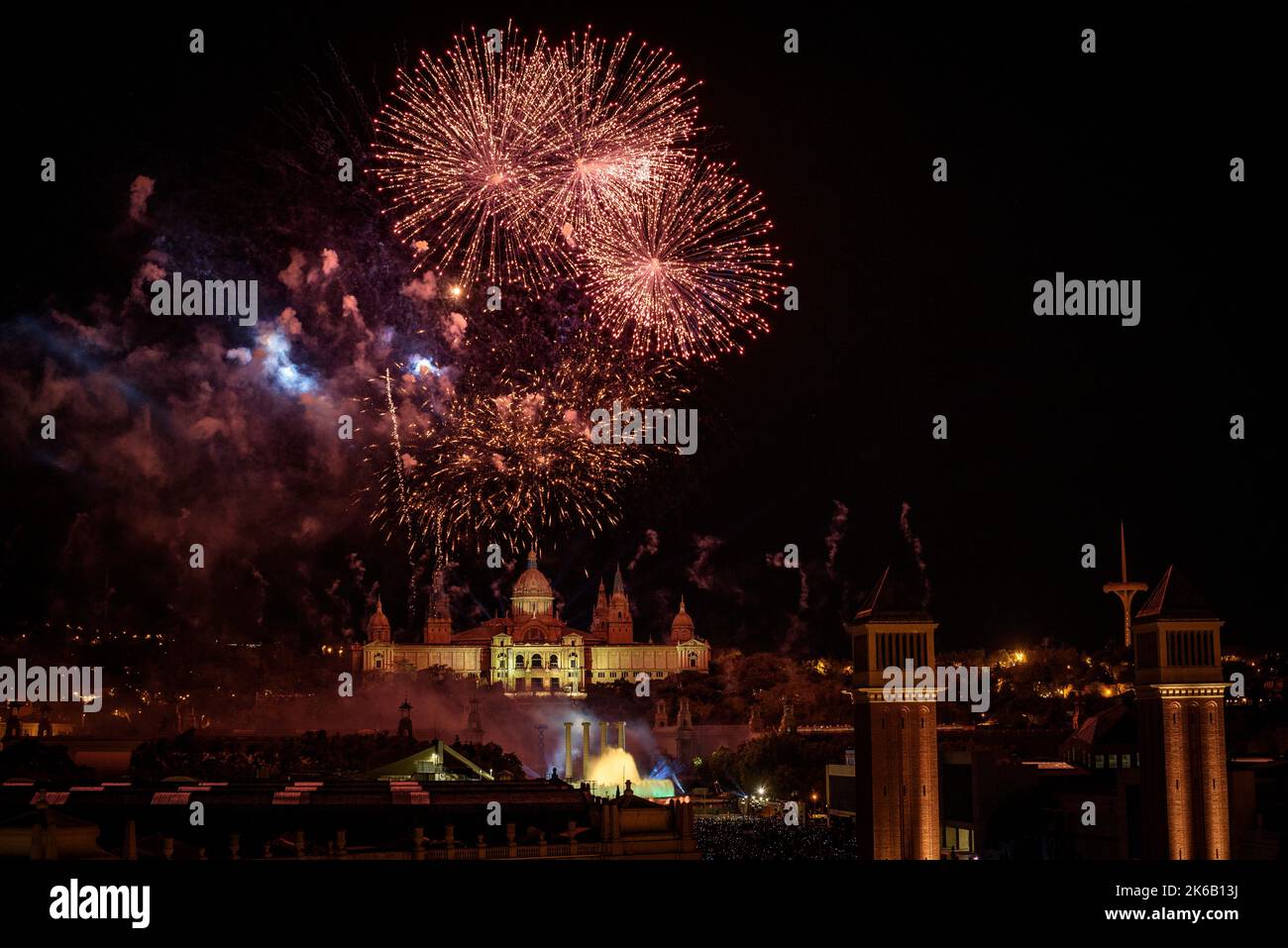 Pyromusical and fireworks of La Mercè 2022 on Maria Cristina avenue in ...