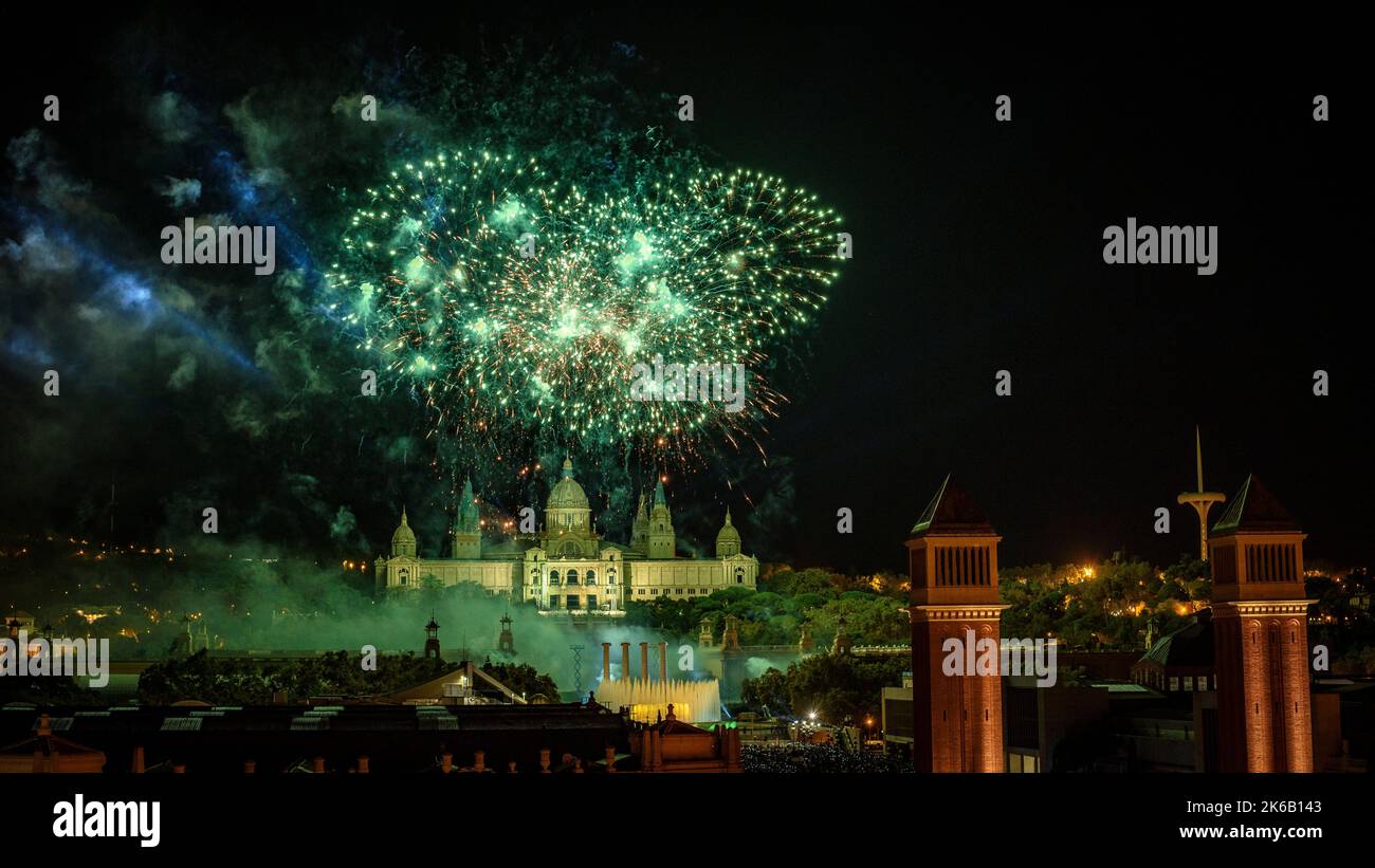 Pyromusical and fireworks of La Mercè 2022 on Maria Cristina avenue in ...