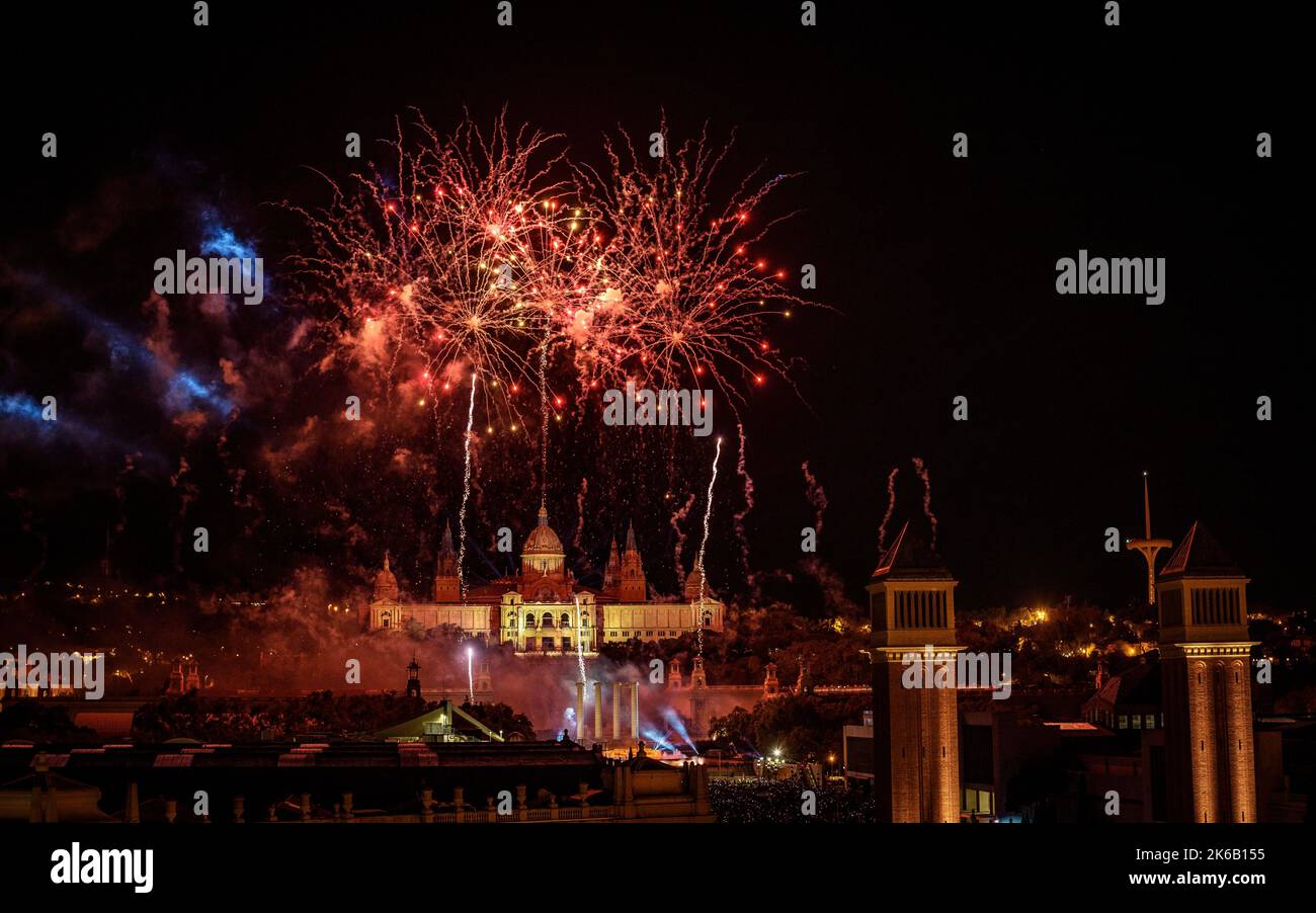 Pyromusical and fireworks of La Mercè 2022 on Maria Cristina avenue in ...