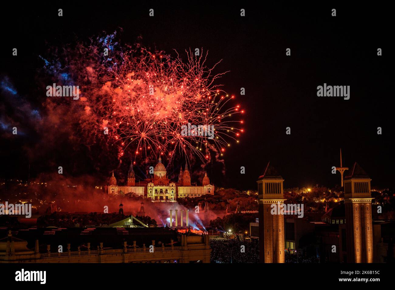 Pyromusical and fireworks of La Mercè 2022 on Maria Cristina avenue in ...