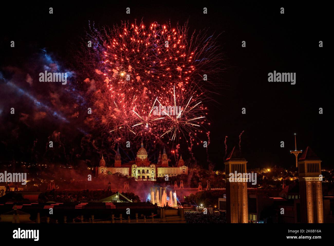 Pyromusical and fireworks of La Mercè 2022 on Maria Cristina avenue in ...