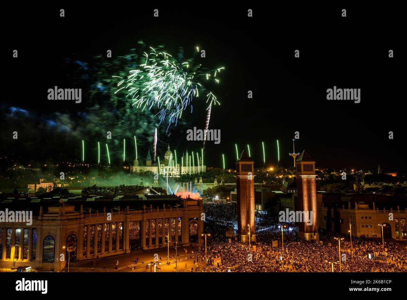 Pyromusical and fireworks of La Mercè 2022 on Maria Cristina avenue in ...