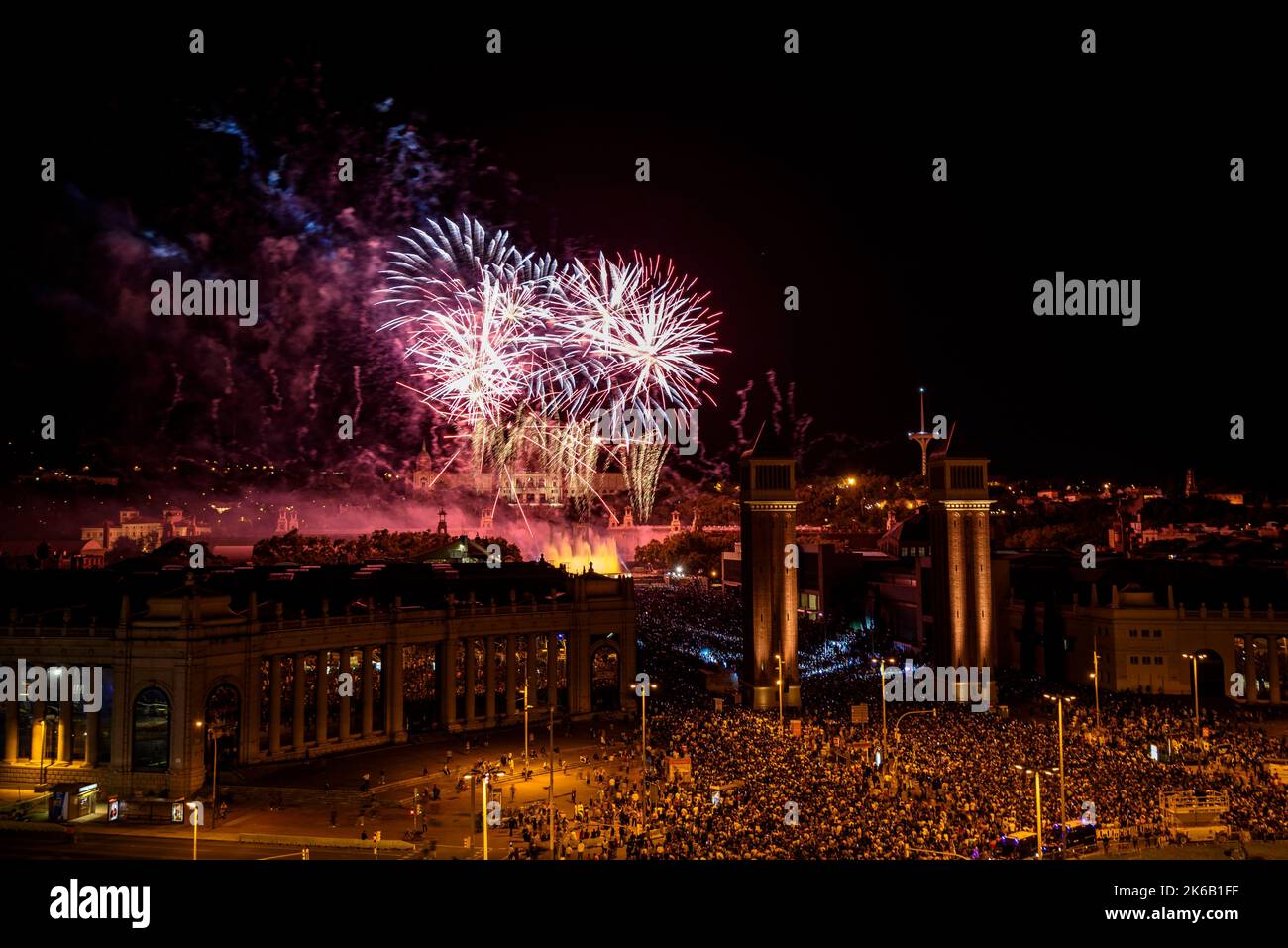 Pyromusical and fireworks of La Mercè 2022 on Maria Cristina avenue in ...